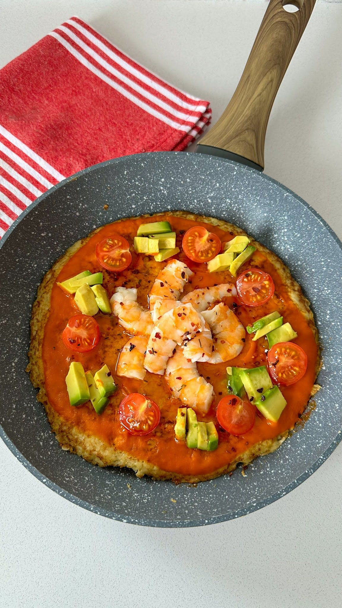 Pizza de coliflor a la sarten | LA COCINA SANA